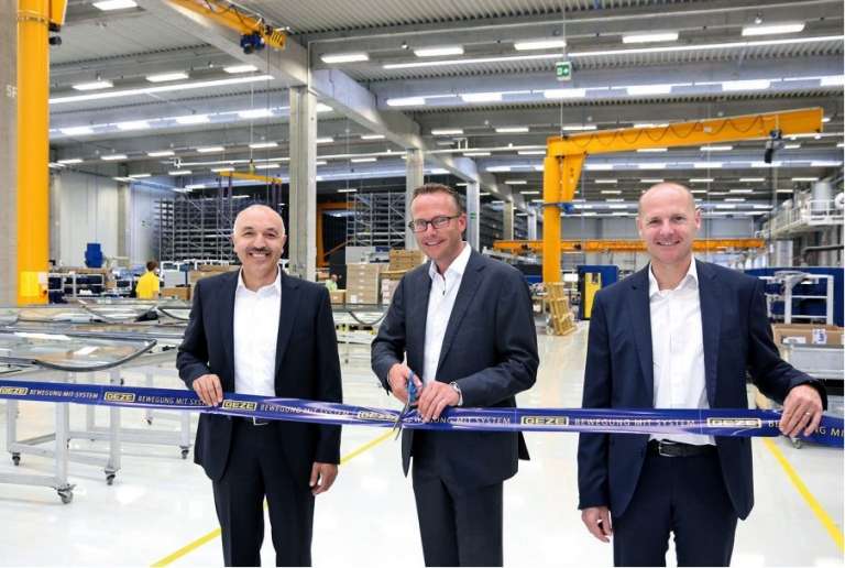 GEZE inaugurates new production hall in Leonberg